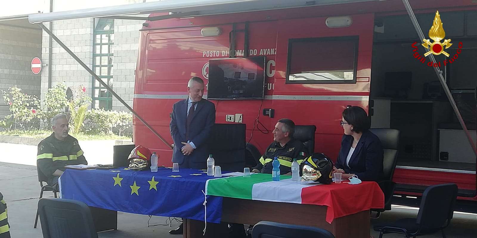 Il Comando Provinciale dei Vigili del Fuoco di Vibo Valentia presenta il nuovo automezzo ...