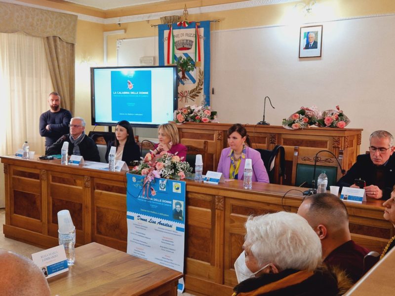 A RIZZICONI IL GENIO DELLE DONNE SI CHIAMA “DONNA LISA” - MediterraneiNews