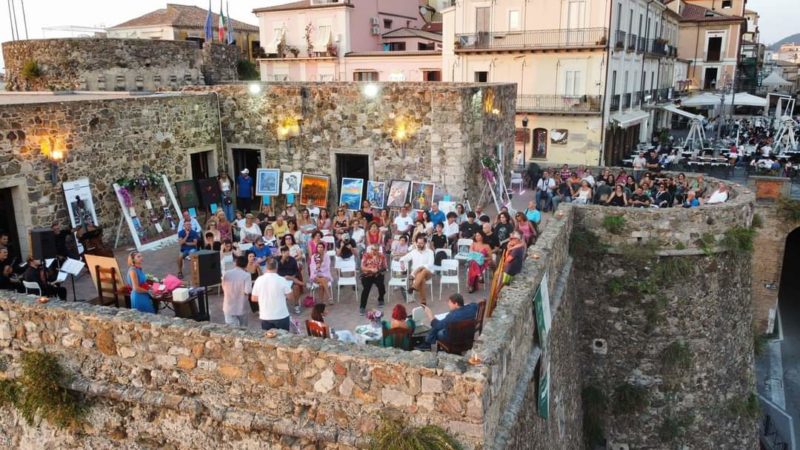 E' stato presentatro a Pizzo Calabro "A piedi nudi" di Anna Callipo ...